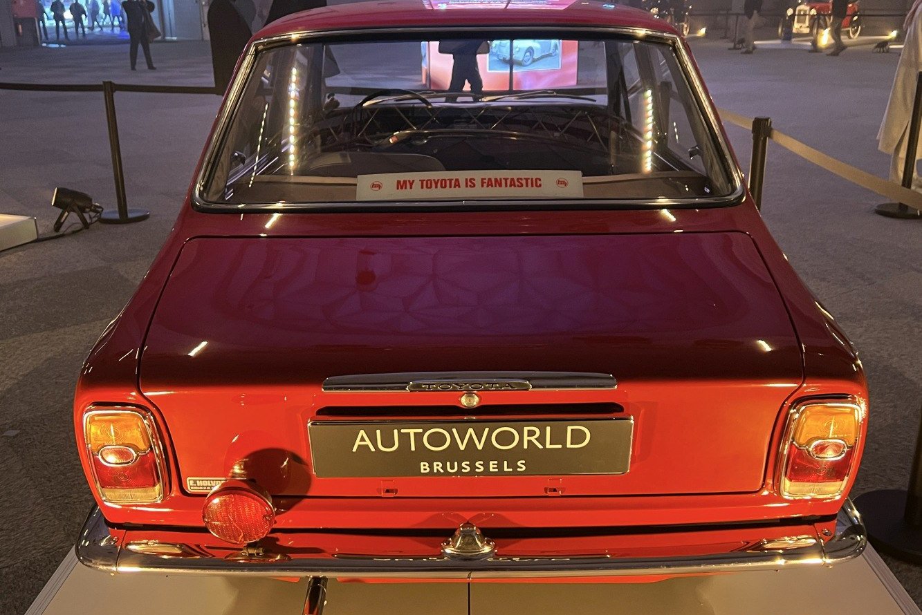 Toyota Corolla I 2-door sedan (E10) 1200 (68 Hp)